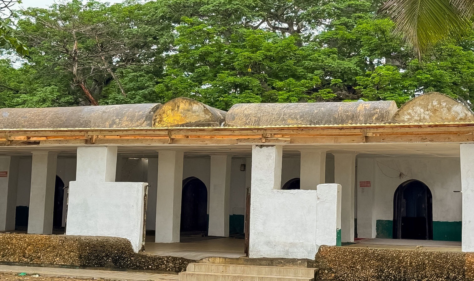 EACC moves to safeguard 700-year-old Kongo Mosque from land grabbers - EACC